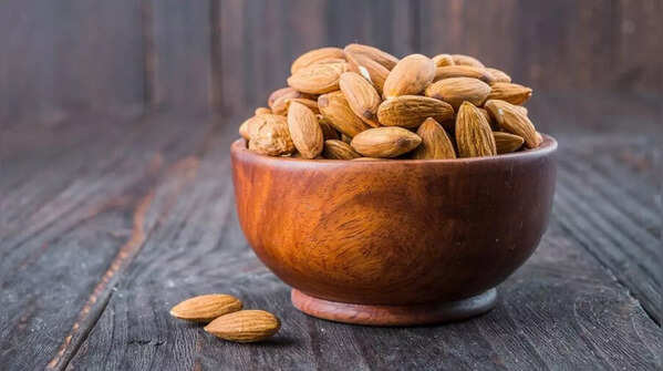 5 benefits of eating almonds with the skin