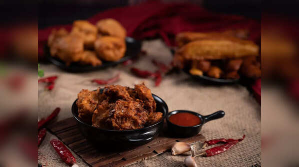 The history of Pakoras and their connection with the Mughals