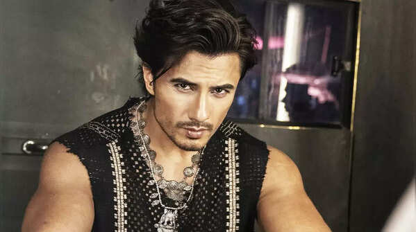 Pakistani actors featured in Indian films