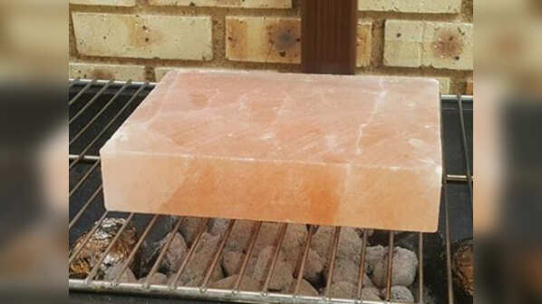 What is Himalayan salt block and what are its benefits