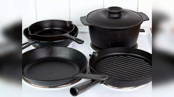 5 tips to clean utensils made of iron