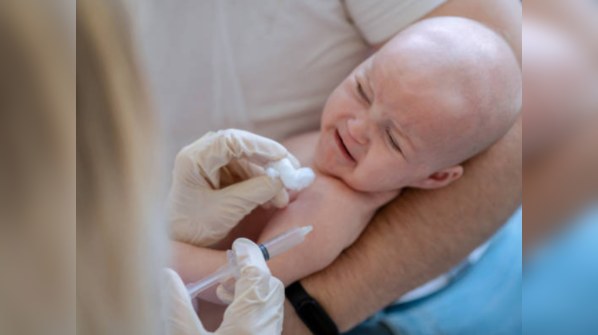 What vaccines are given to newborns in India?