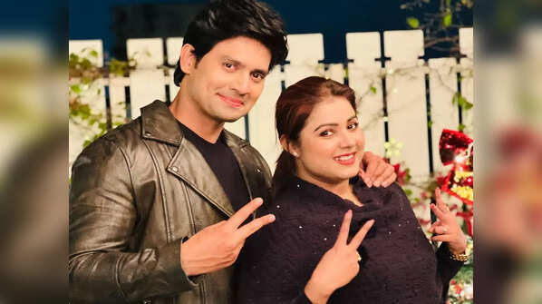 Here's a glimpse of Jisshu U Sengupta, wife Nilanjana, Rahul Mazumder ...