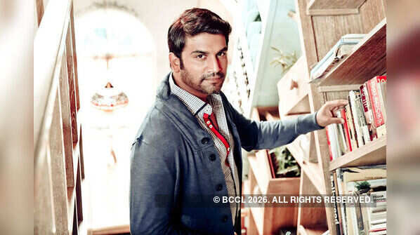 Know the characters of 'Agent Raghav'