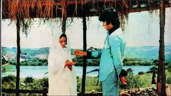 From Zanjeer to Sholay: Amitabh Bachchan and Jaya Bachchan's timeless ...