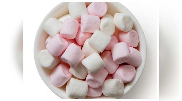 The story of Marshmallow, its uses and easy homemade recipe