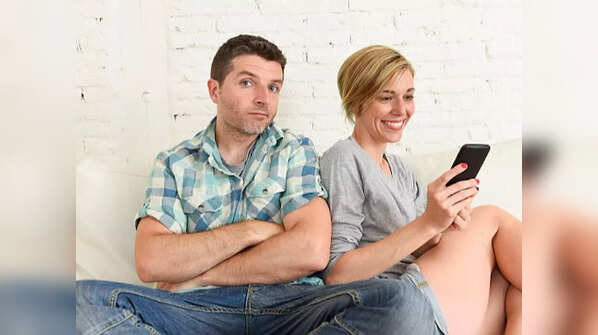 How social media is ruining your relationship