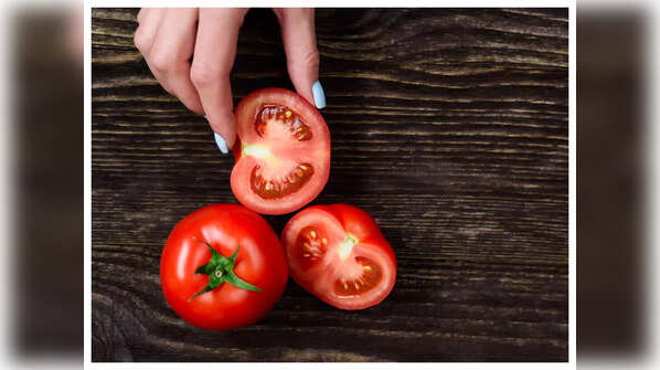 Are tomato seeds poisonous? Should you avoid eating tomatoes?