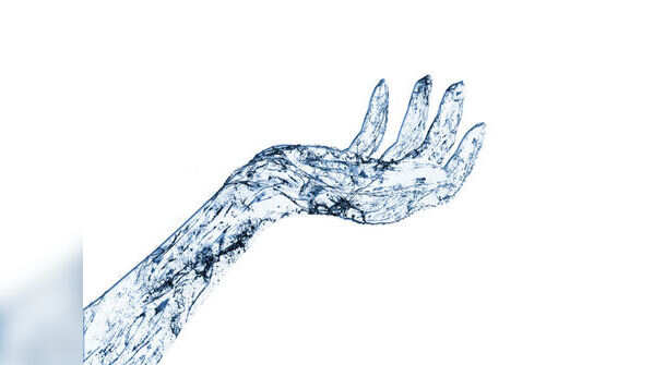 Feeling bloated due to excess water weight? Here's how to lose it!