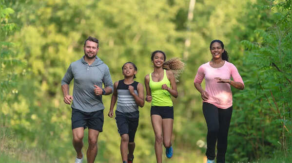 8 benefits of walking more than 10,000 steps a day