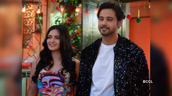 Yash Dasgupta-Priyanka Sarkar shoot with team Sohag Chand; see BTS pics