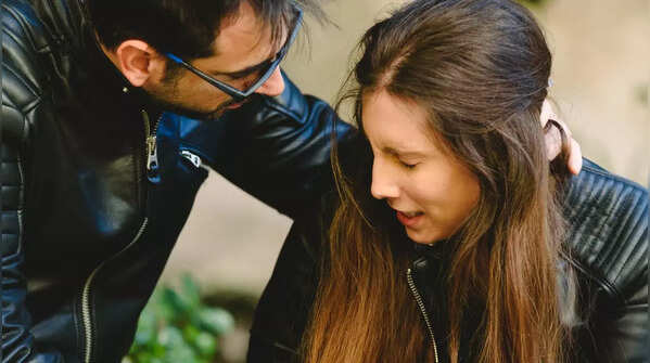 5 situations where staying silent is the wisest choice, as per psychology