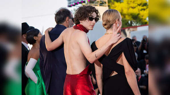 Timothee Chalamet goes backless for ‘Bones and All’ premiere at Venice ...