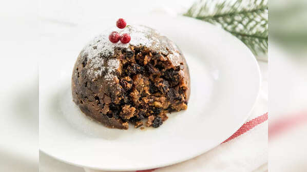5 tips to reuse leftover Christmas Cake