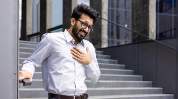 Heart Attack: Warning signs of a heart attack seen a month before