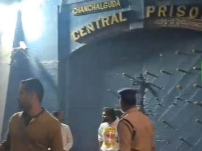 Allu Arjun Arrested Live Updates: Sreeleela REACTS to her Pushpa 2 co ...