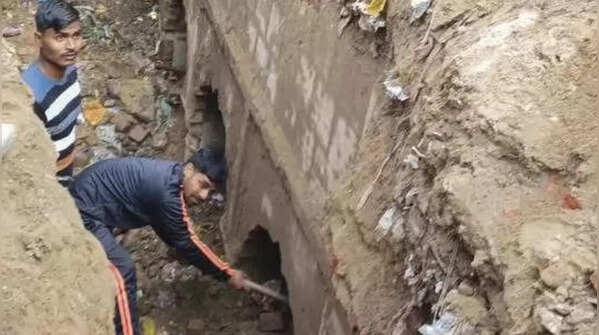 '150-year-old' stepwell, tunnel linked to 1857 rebellion found in ...