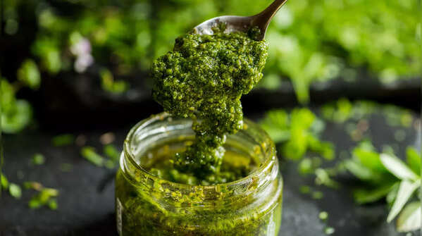 8 popular condiments and their calorie counts