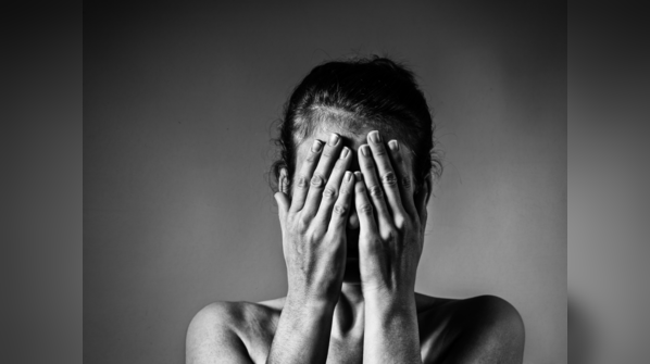 Noticeable habits of insecure people