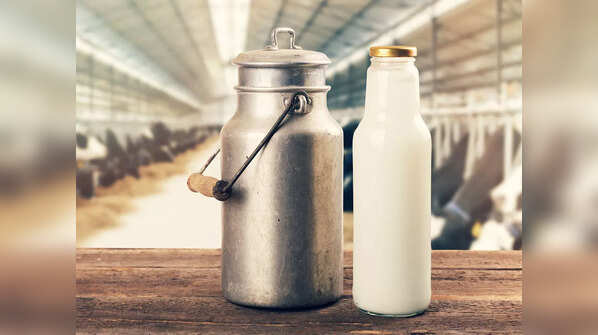 Difference between raw and pasteurized milk, and which one is better