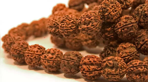 7 rules to keep in mind when wearing a Rudraksha