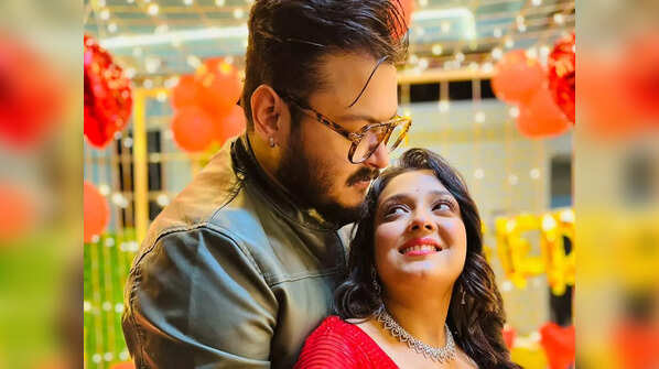Mushy pics of newly married Sudipta Chakraborty and Swarna Shekar Joardar