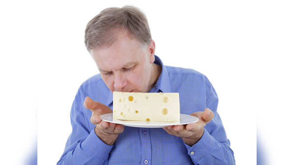 How to know if cheese is stale?