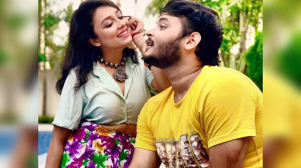 Mushy pics of newly married Sudipta Chakraborty and Swarna Shekar Joardar