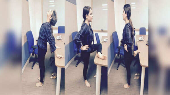 5 standing desk stretches to relieve stress