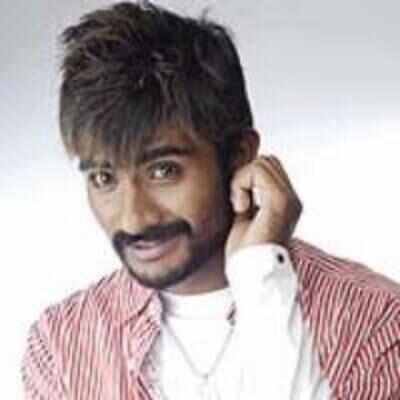 Loose Mada fires cannons