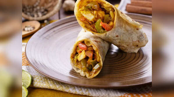 5 ways to reuse leftover Samosas for tiffin