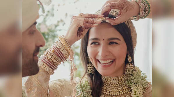 Ranbir Kapoor and Alia Bhatt took 4 pheras instead of 7; the ...