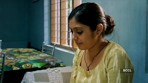 Kozhipporu Movie Review: A passable tale that’s a few decades too late