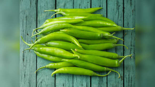 How to preserve Green Chillies and prevent them from drying