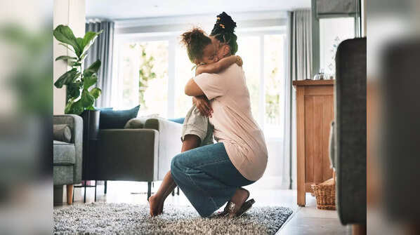 Parenting Tips: Does your child hug and kiss everyone? Here's how to ...