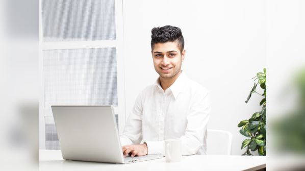 Reasons why intelligent people prefer to work alone