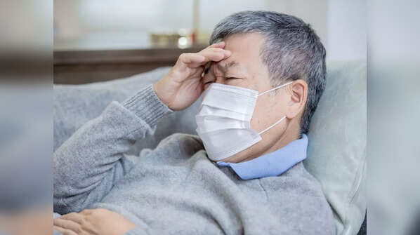 Coronavirus Symptoms: How to spot a COVID-19 headache? Symptoms to note