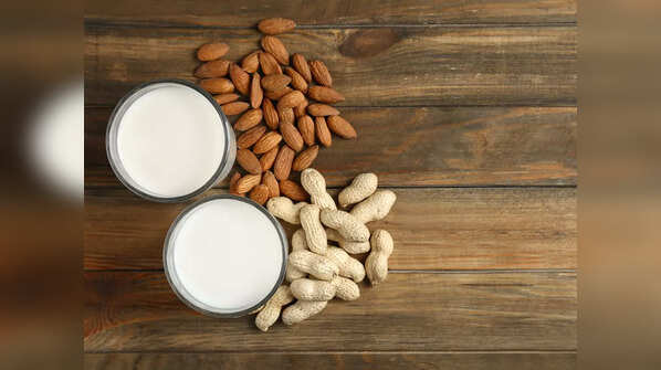 Peanut vs Almonds: Which nut has more nutrients