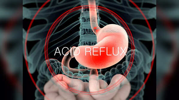 Acid reflux vs. gallstones: How to determine the pain in the upper abdomen?