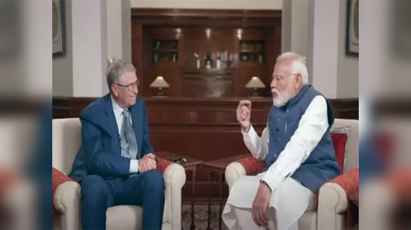 P M Modi and Bill Gates discuss ethical AI usage, importance of millets ...