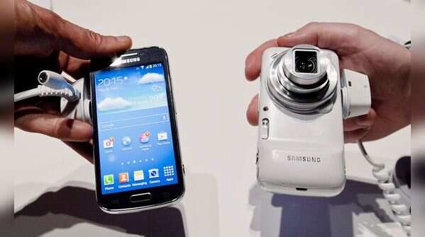 Smartphones or cameras? 5 things to keep in mind