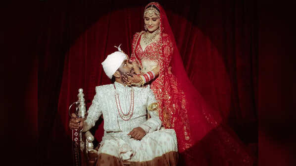 Arti Singh and Dipak Chauhan look dreamy in these wedding photos; you ...