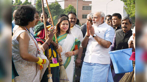 Modi launches 'Clean India' campaign