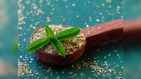 Clove & Tulsi Benefits: 9 reasons to have clove and tulsi on an empty ...