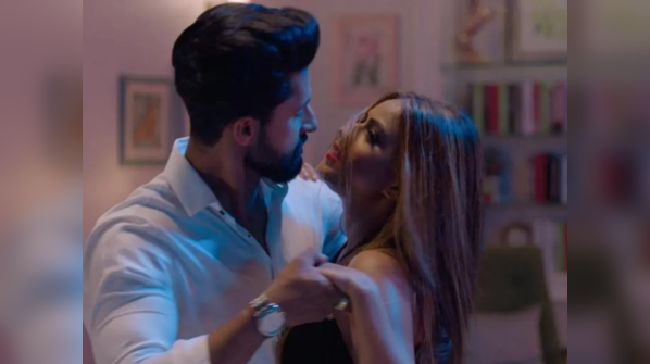 From Shweta Tiwari's steamy lip-lock to Ridhi Dogra playing a lesbian: Times when TV celebs did ...