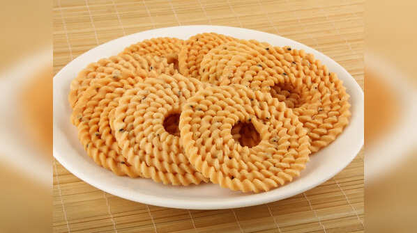 5 Indian snacks that can be stored for a long time