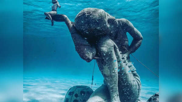 8 lesser-known and interesting underwater sculptures