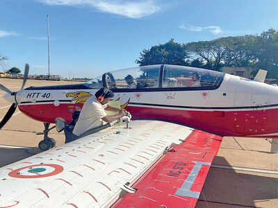 HAL’s trainer completes hot refuelling