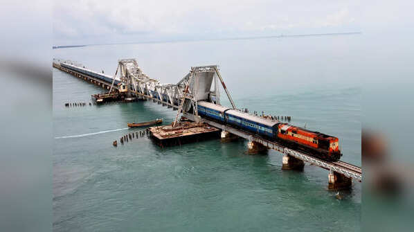 Pamban bridge: India’s first vertical lift Indian Railways bridge nears ...