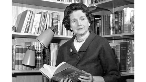 10 Legendary Women Scientists Who Changed History